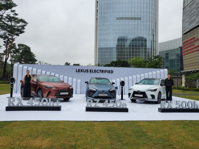 렉서스, 첫 순수전기차 출시…'RZ-RX' 동시 출격