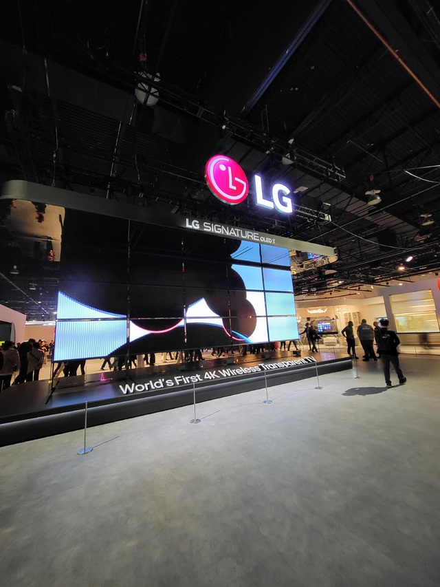 [CES 2024] 투명 OLED TV에 '깜짝'...LG전자 부스 '이모저모'