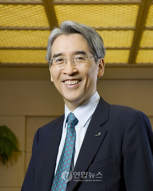 IMM PE "법원, ICC 판정 승인…교보 신창재 풋옵션 이행해야"